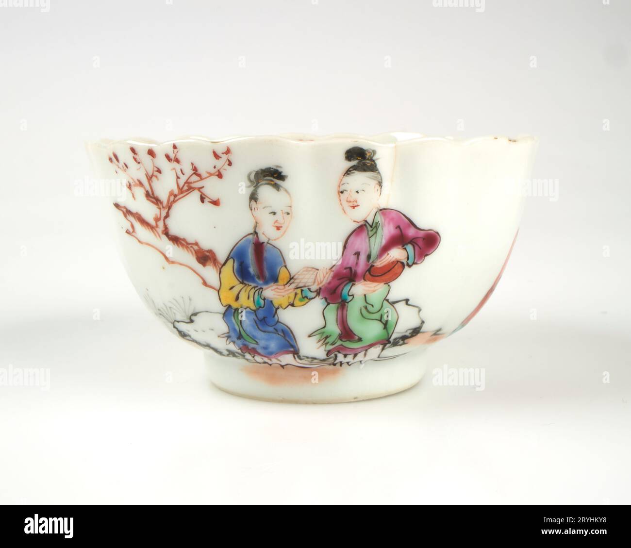 Antique 18th century chinese figural famille rose porcelain tea bowl hi ...