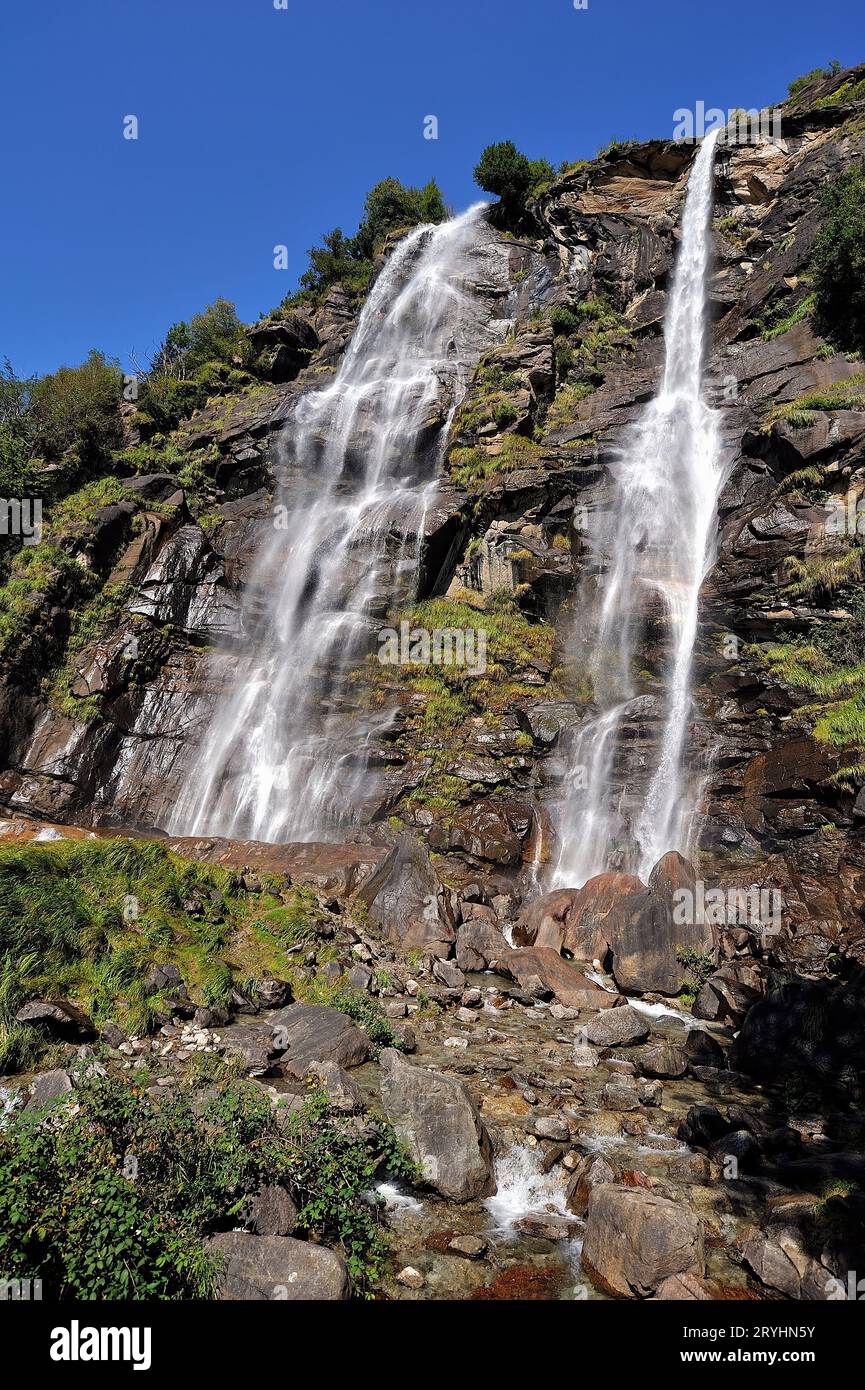Middle waterfall hi-res stock photography and images - Alamy