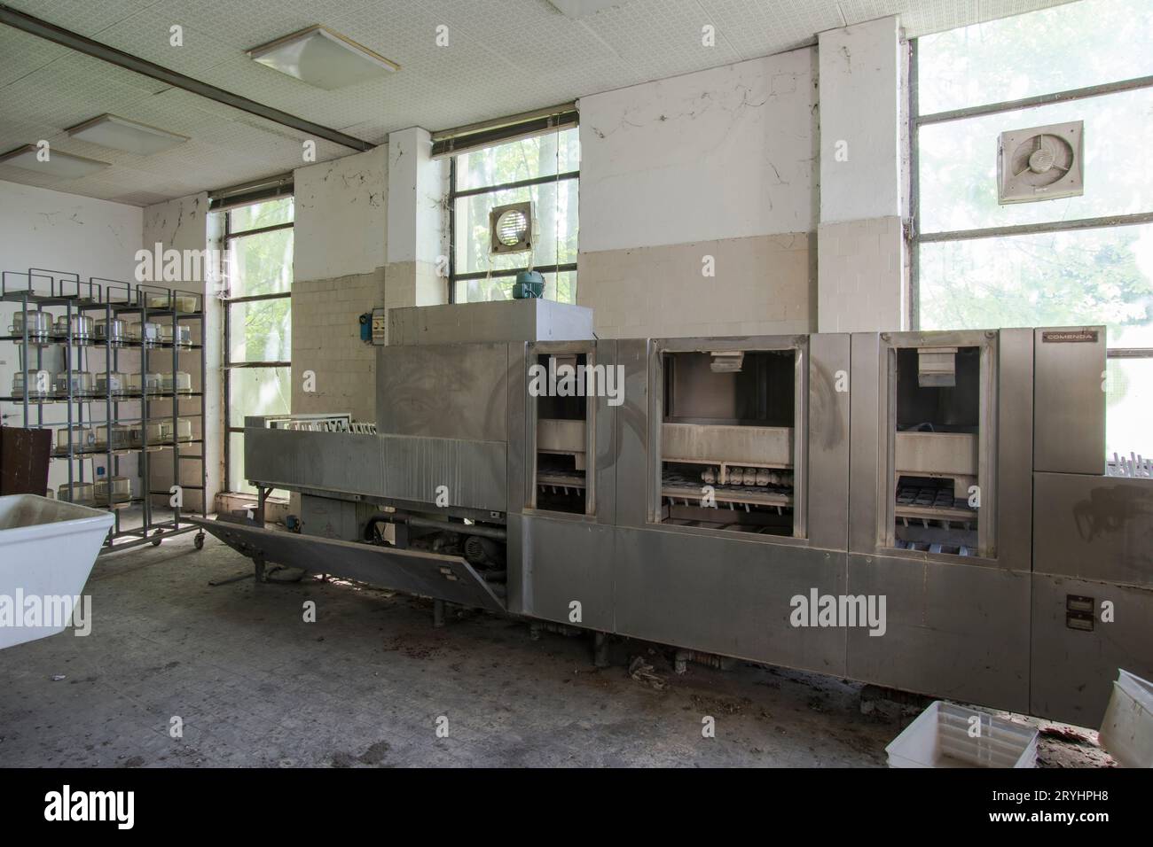 Details of an abandoned laboratory Stock Photo - Alamy