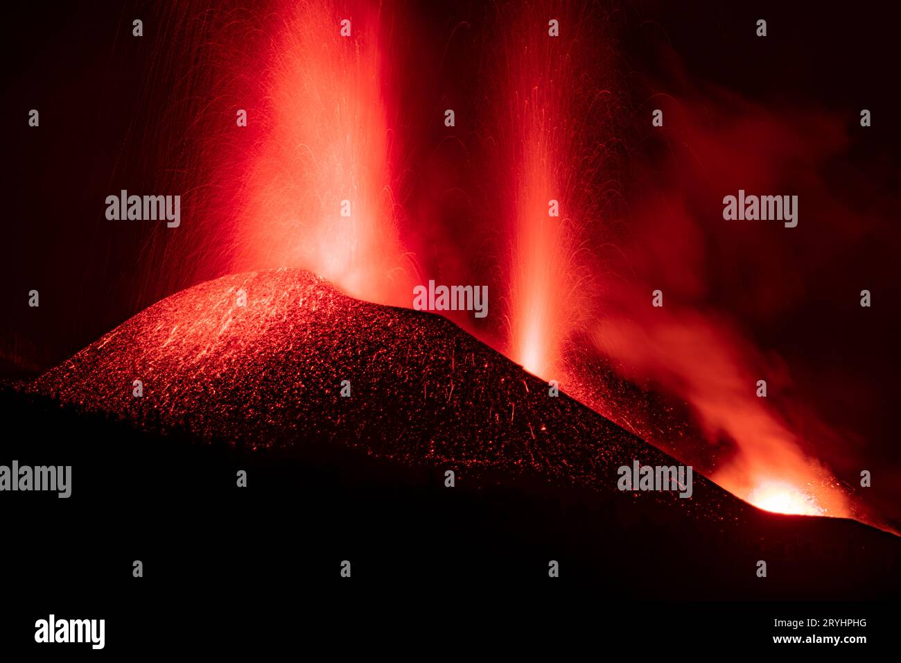 Volcan eruption lava mountain hi-res stock photography and images - Alamy