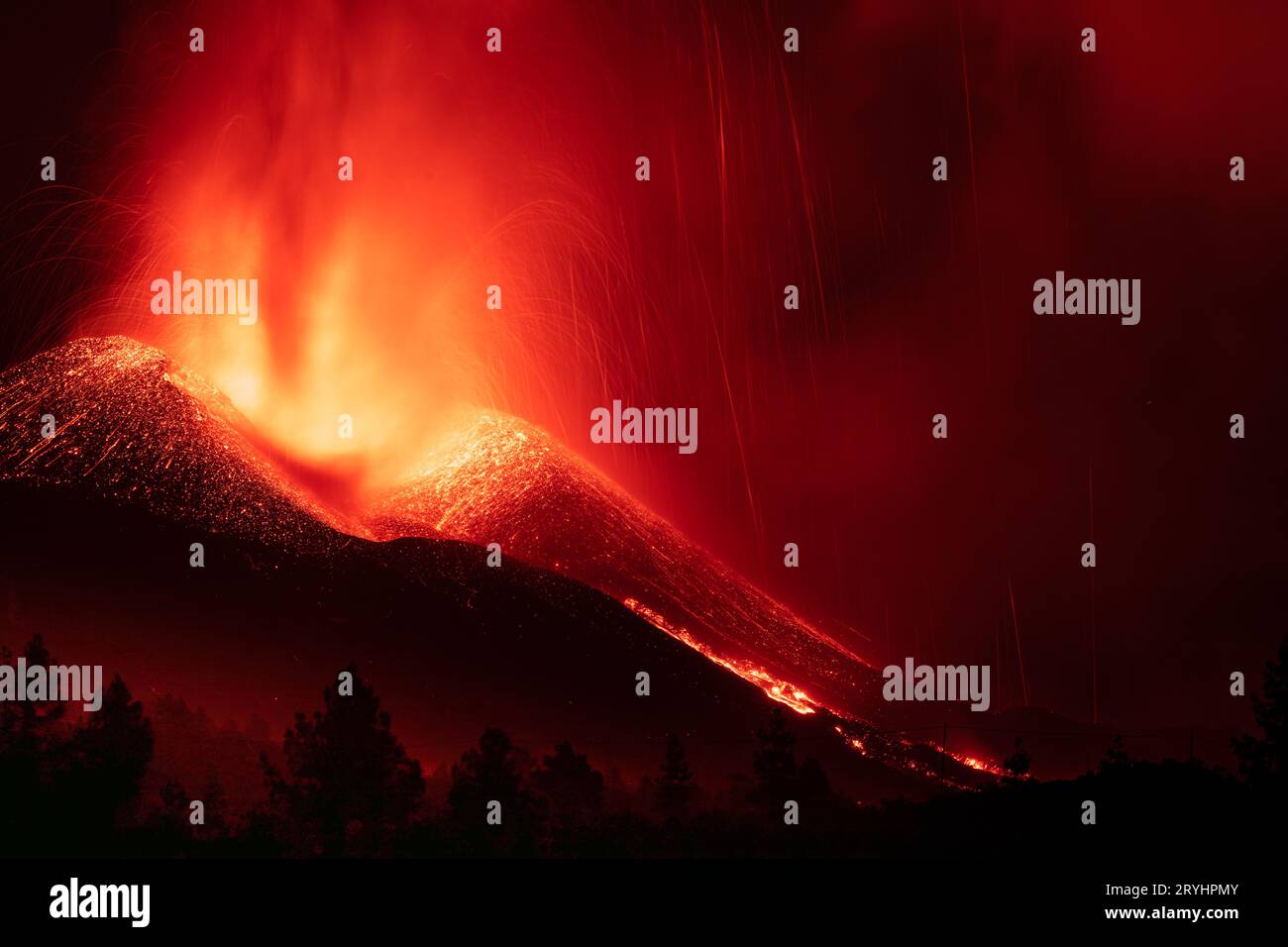 Volcano eruption 2021 hi-res stock photography and images - Alamy