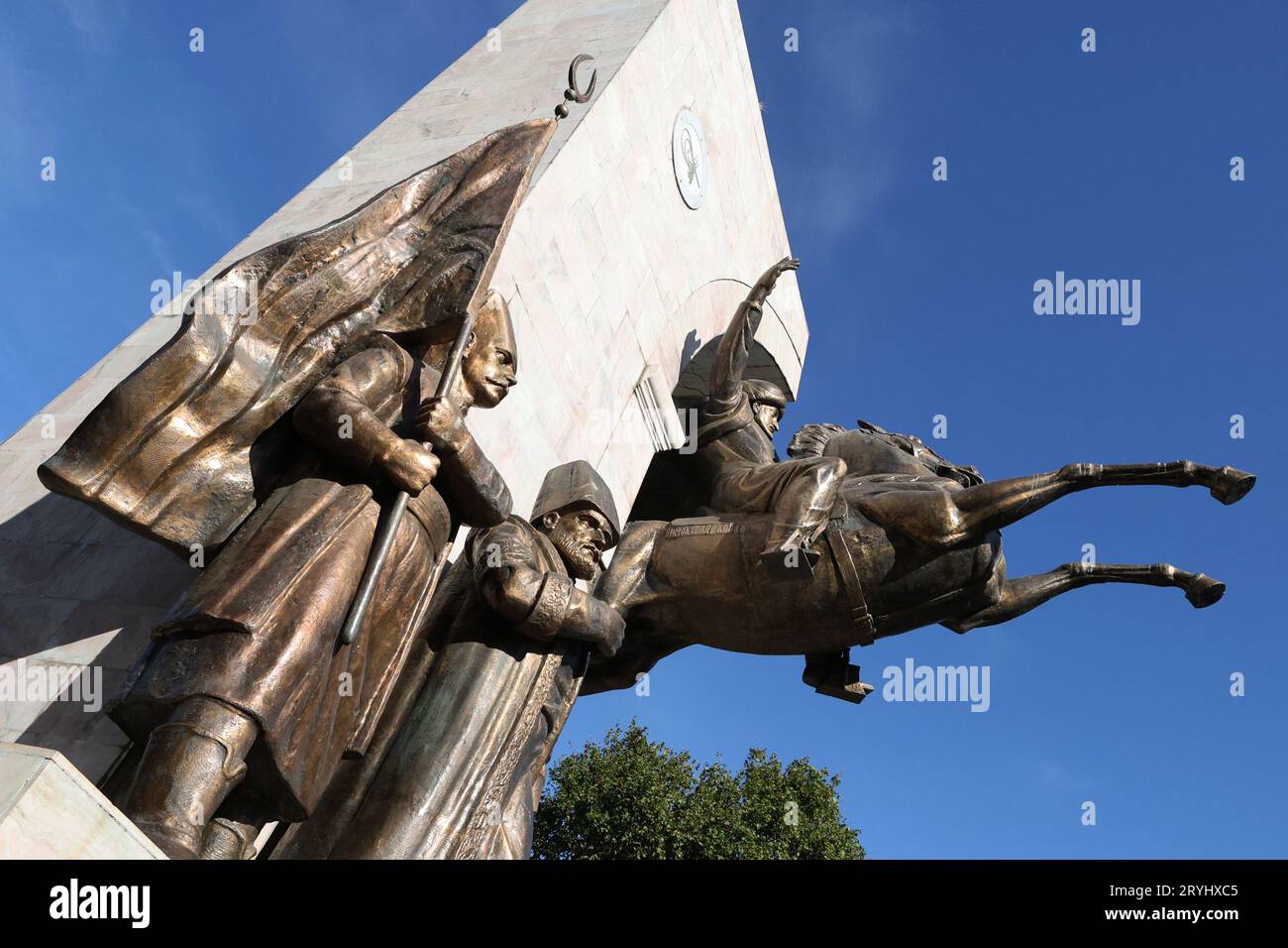 Fatih Sultan Mehmet statue in Sarachane Park, Istanbul Stock Photo - Alamy