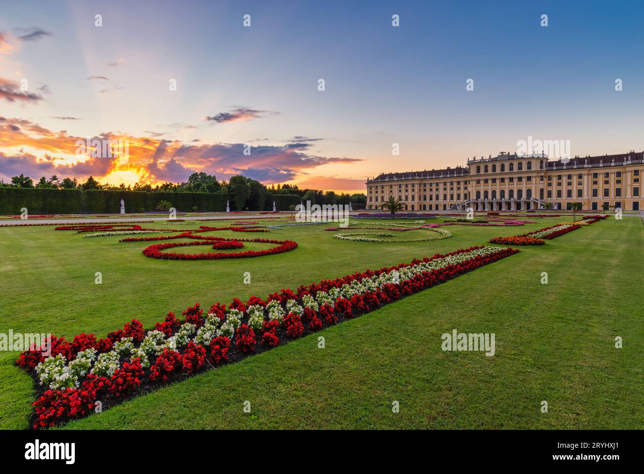 Vienna sunset city skyline hi-res stock photography and images - Alamy