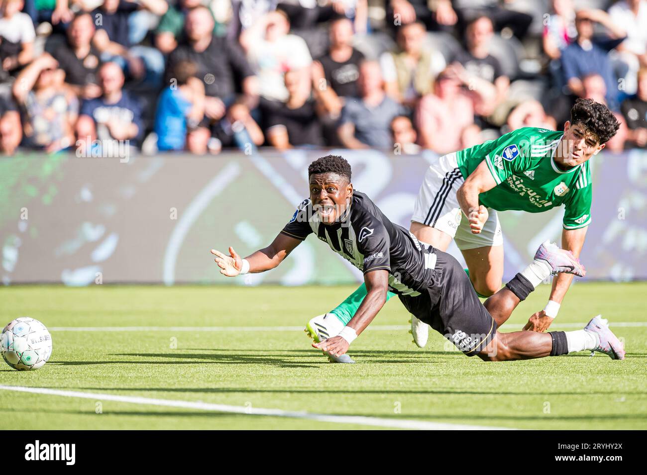 ALMELO - (r) Anselmo Garcia Mac Nulty of PEC Zwolle fouls Bryan ...