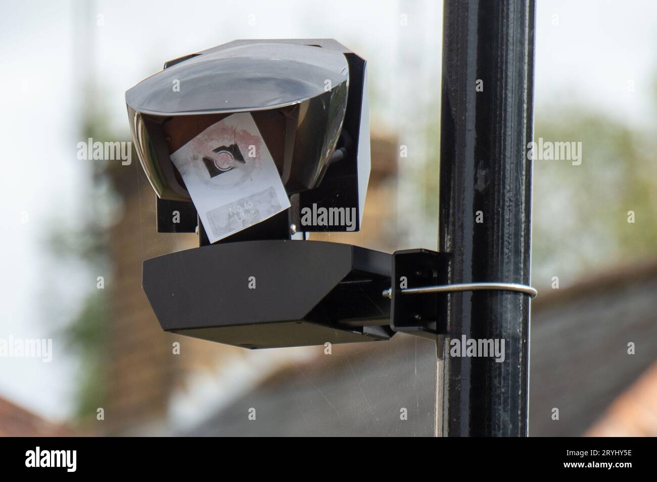 Harefield, UK. 30th September, 2023. A ULEZ camera in Harefield with a ...