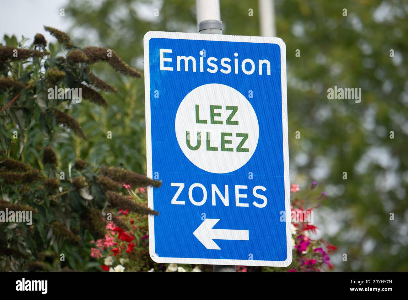 Harefield, UK. 30th September, 2023. ULEZ signs on the perimeter of ...