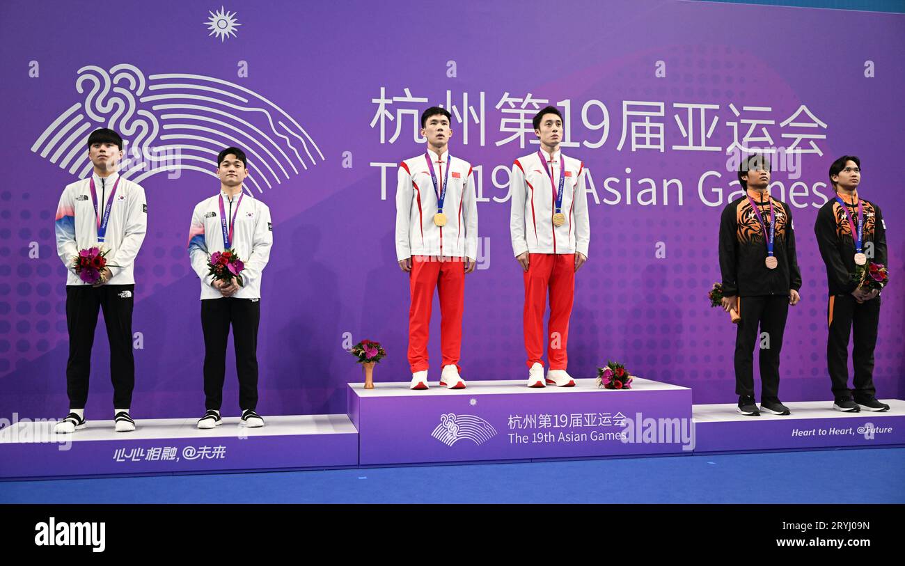 Hangzhou, China's Zhejiang Province. 1st Oct, 2023. Gold medalists Yang ...