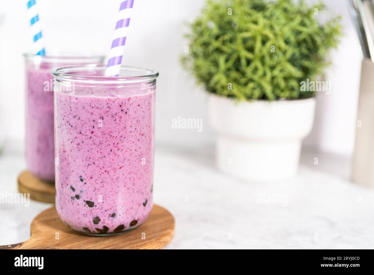 Mixed Berry Boba Smoothie Stock Photo - Alamy