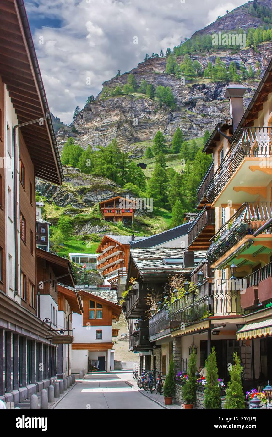 Zermatt street hi-res stock photography and images - Alamy