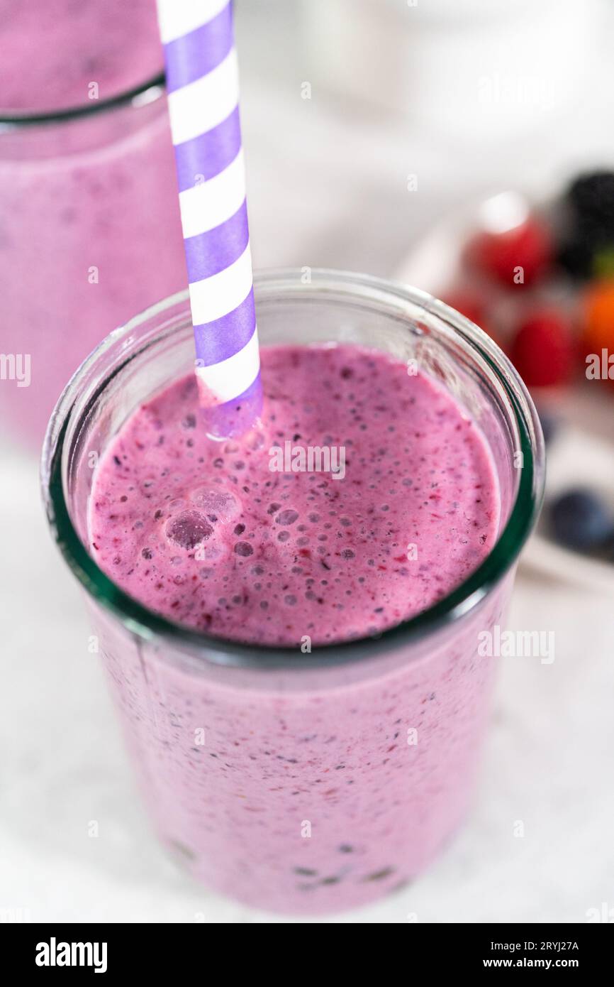 Mixed Berry Boba Smoothie Stock Photo - Alamy