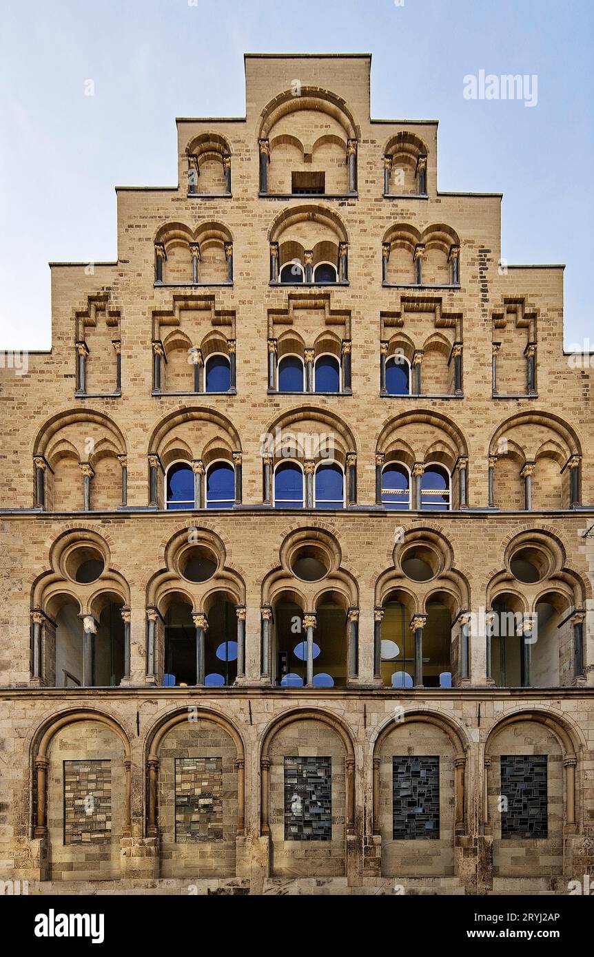 Overstolzenhaus, one of the oldest preserved patrician houses in ...