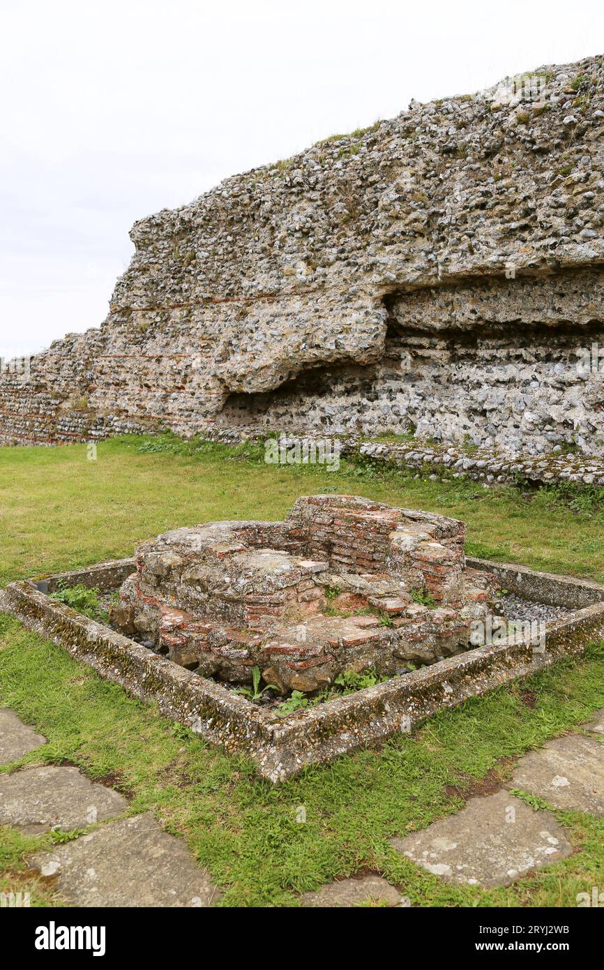 Roman font hi-res stock photography and images - Alamy