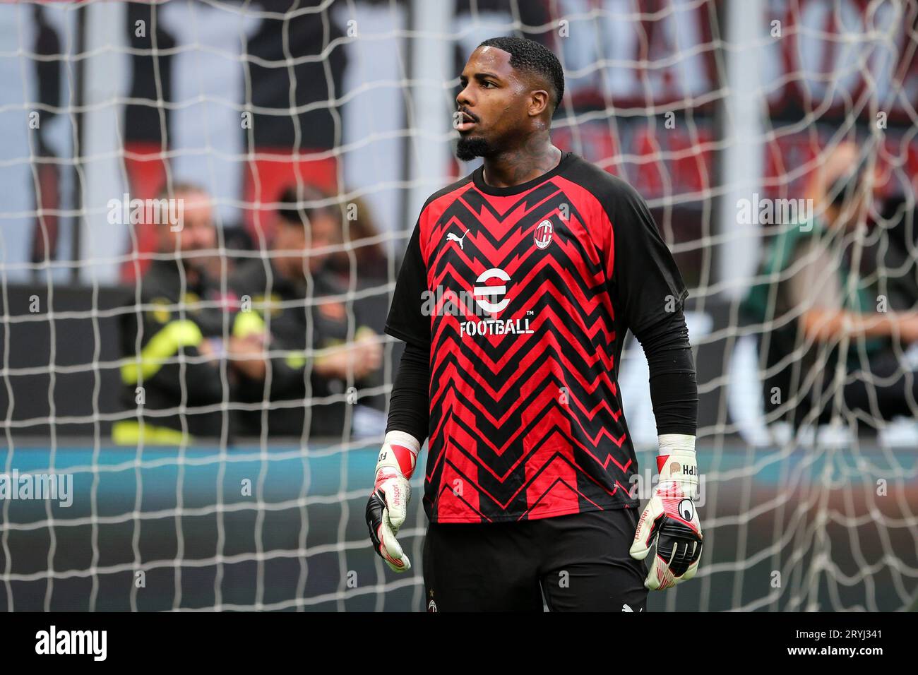 Mike Maignan, Milan goalkeeper Stock Photo - Alamy