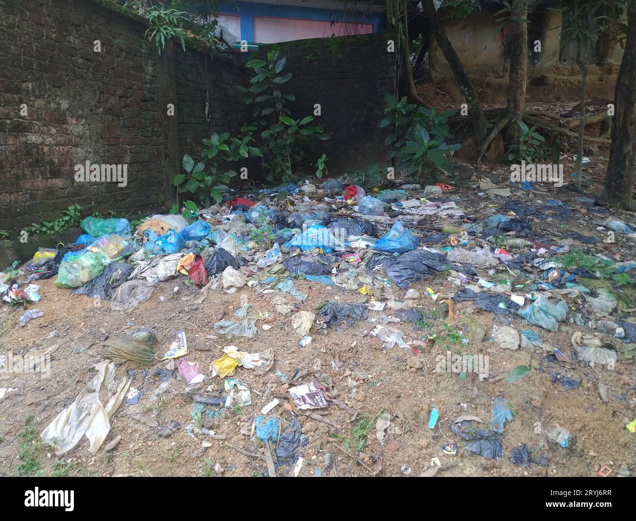 trash waste rubbish garbage litter dusk in ukhiya Stock Photo - Alamy