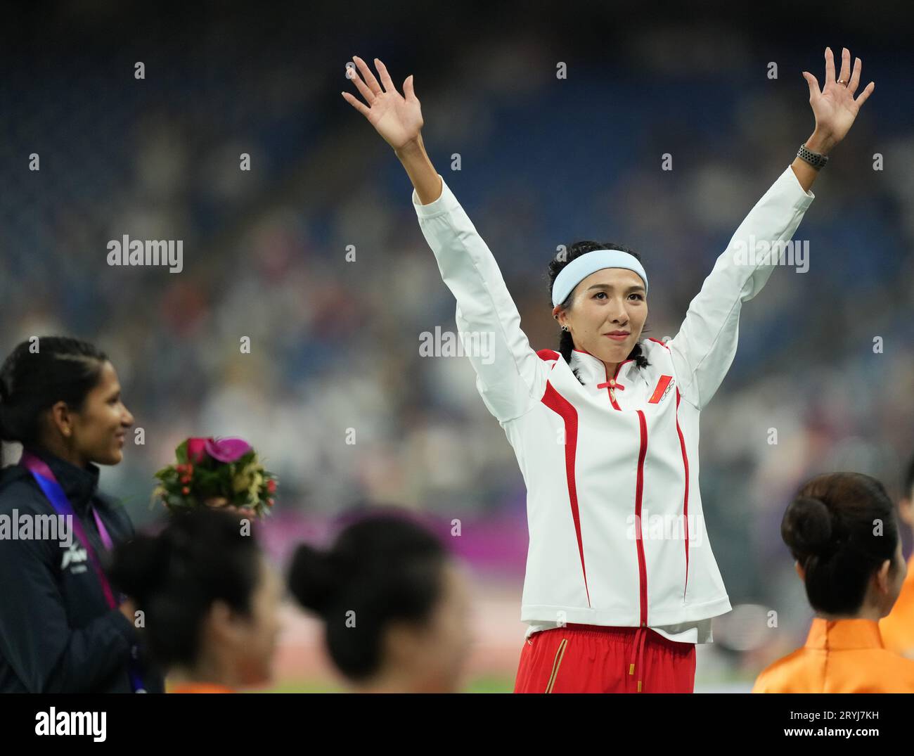 Hangzhou, China's Zhejiang Province. 1st Oct, 2023. Gold medalist Lin ...