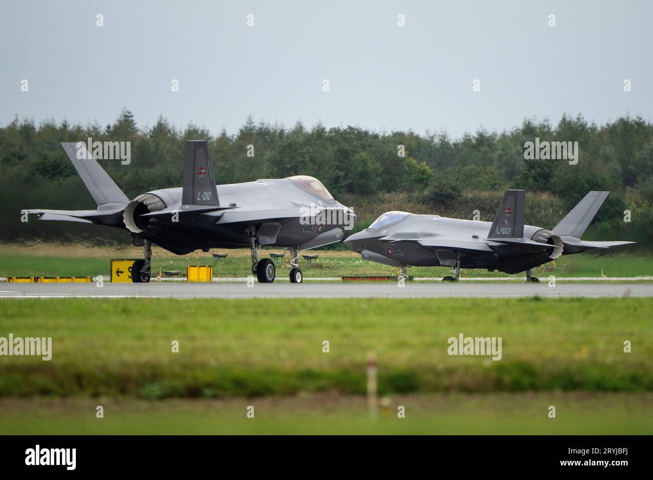Skrydstrup airbase officially receive four F-35 combat aircraft on ...