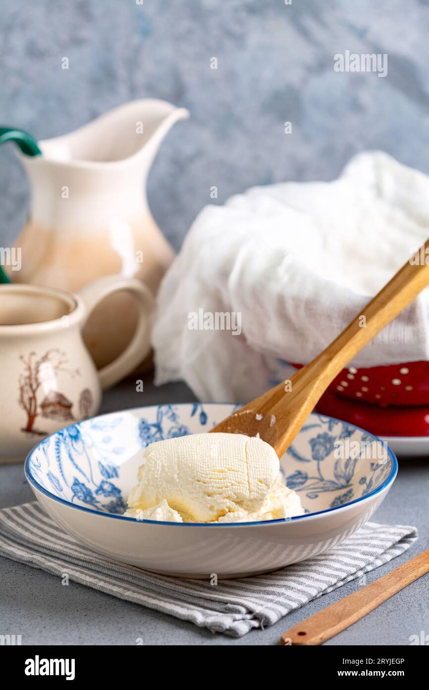 Homemade cream cheese hi-res stock photography and images - Alamy