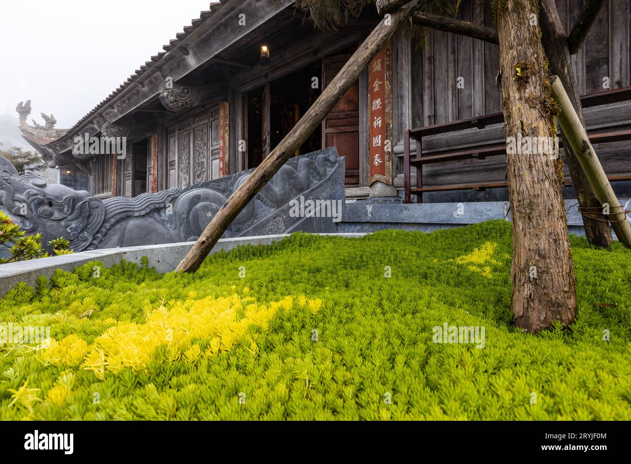 The Buddhist Temple at the Fansipan at Sapa in Vietnam Stock Photo - Alamy