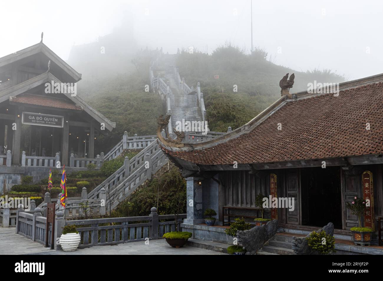 The Buddhist Temple at the Fansipan at Sapa in Vietnam Stock Photo - Alamy