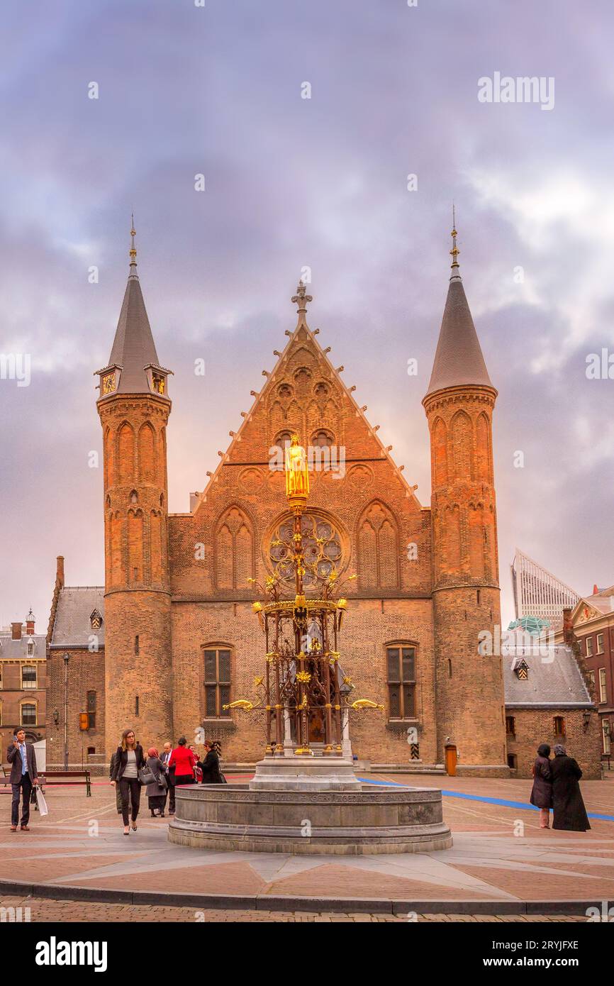 Old inner court hi-res stock photography and images - Alamy