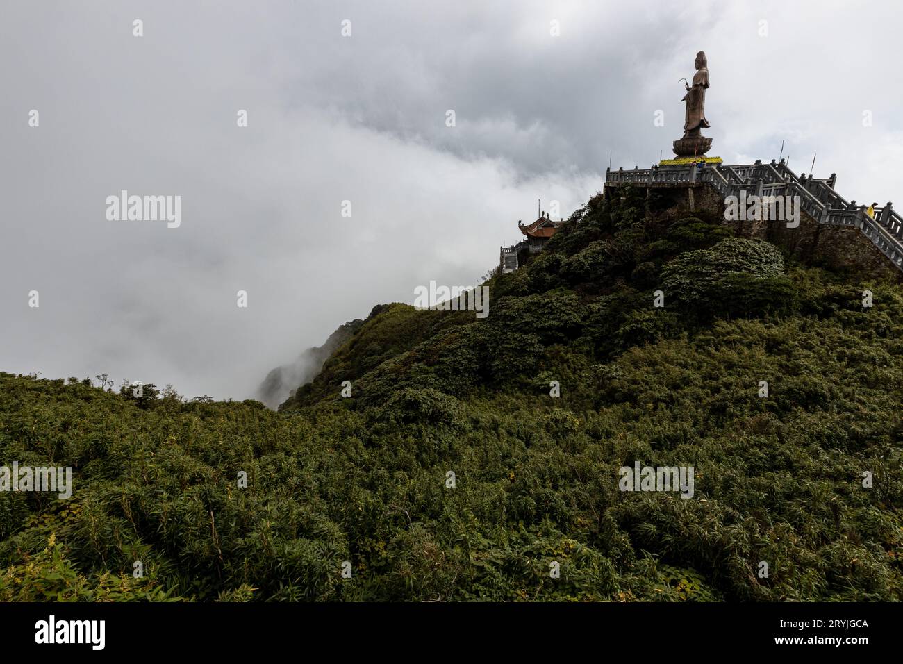 The Buddhist Temple at the Fansipan at Sapa in Vietnam Stock Photo - Alamy
