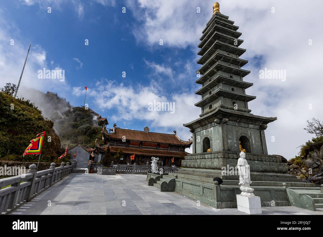 The Buddhist Temple at the Fansipan at Sapa in Vietnam Stock Photo - Alamy