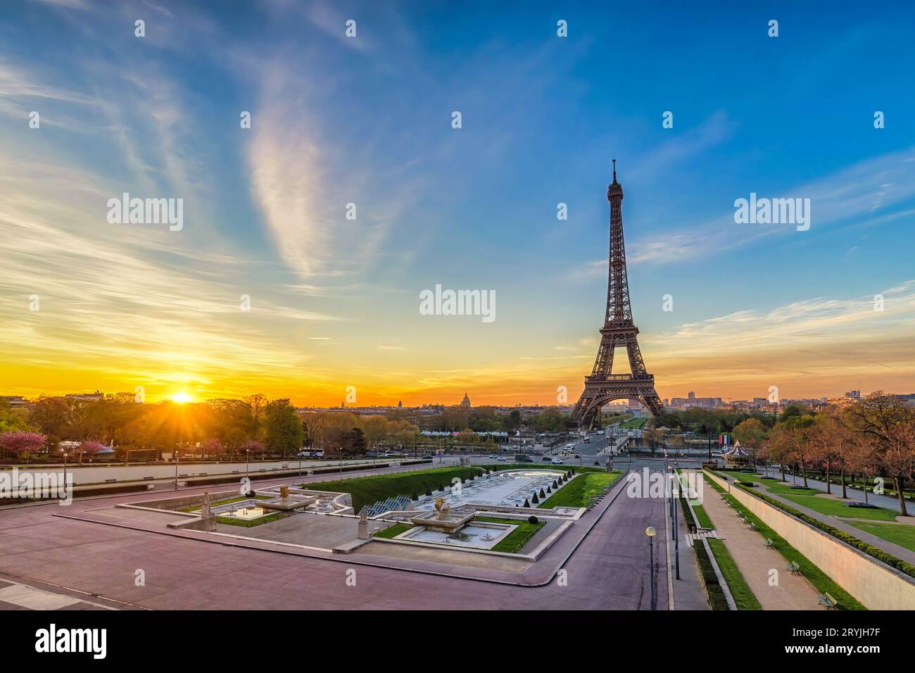 Paris France sunrise city skyline at Eiffel Tower and Trocadero Gardens ...