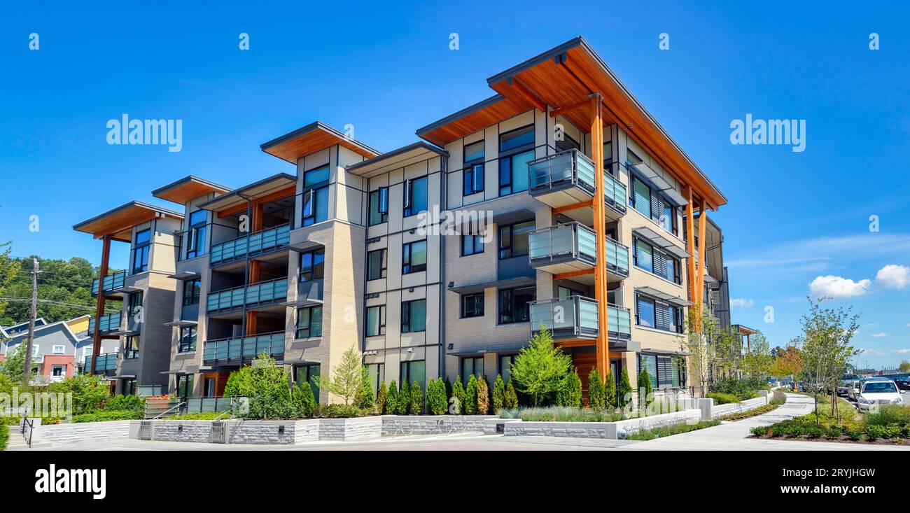 Sunny building hi-res stock photography and images - Alamy