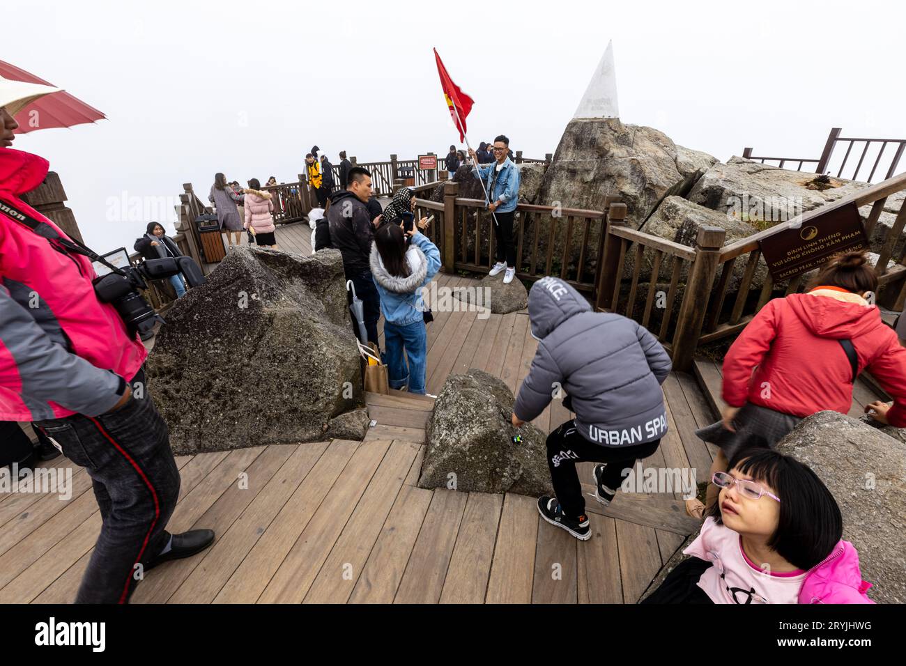 Fansipan mountain peak hi-res stock photography and images - Alamy