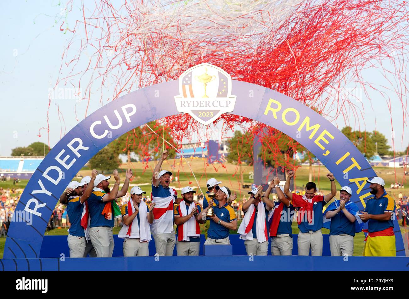 Italy captain lifts the trophy hi-res stock photography and images - Alamy