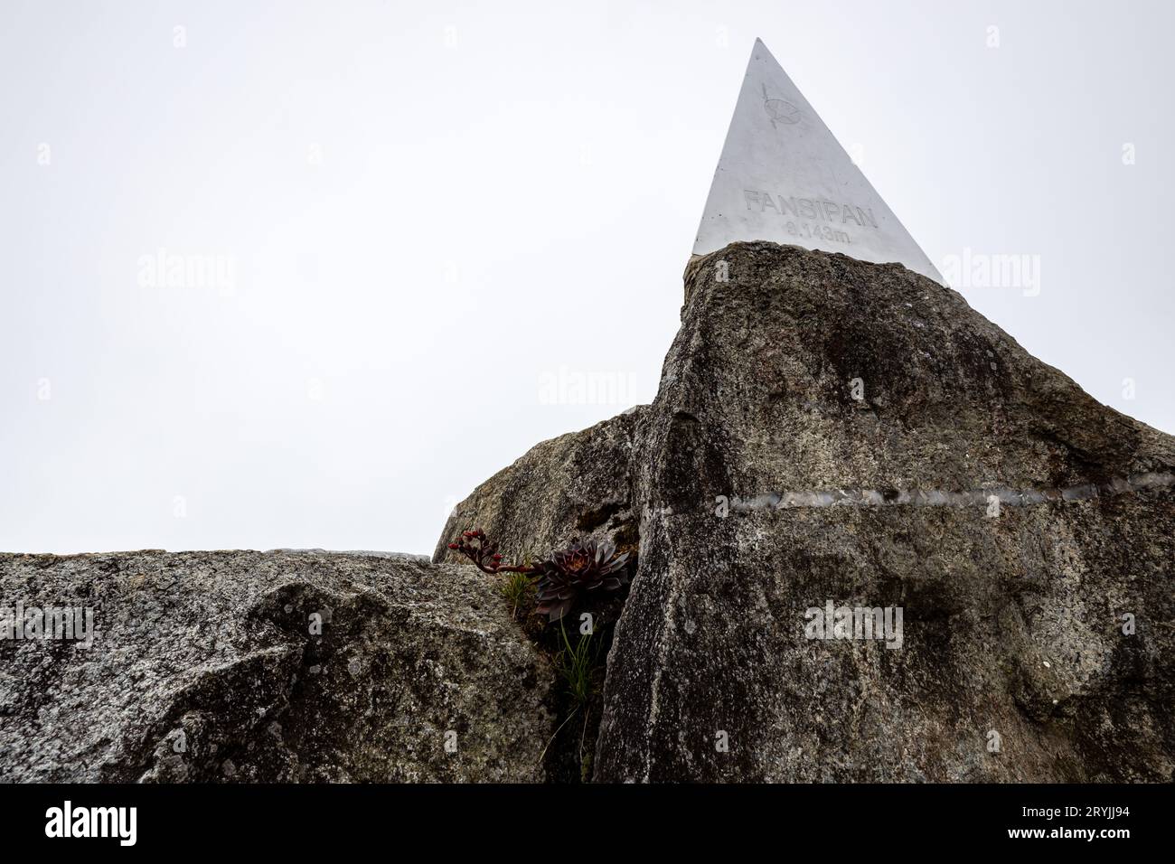 The Summit of the Fansipan in Vietnam Stock Photo - Alamy
