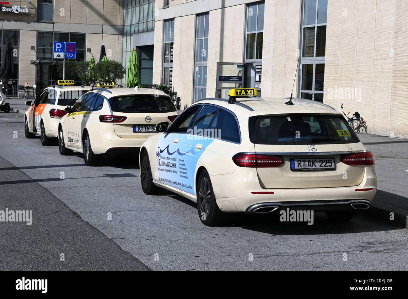 Regensburg taxi hi-res stock photography and images - Alamy