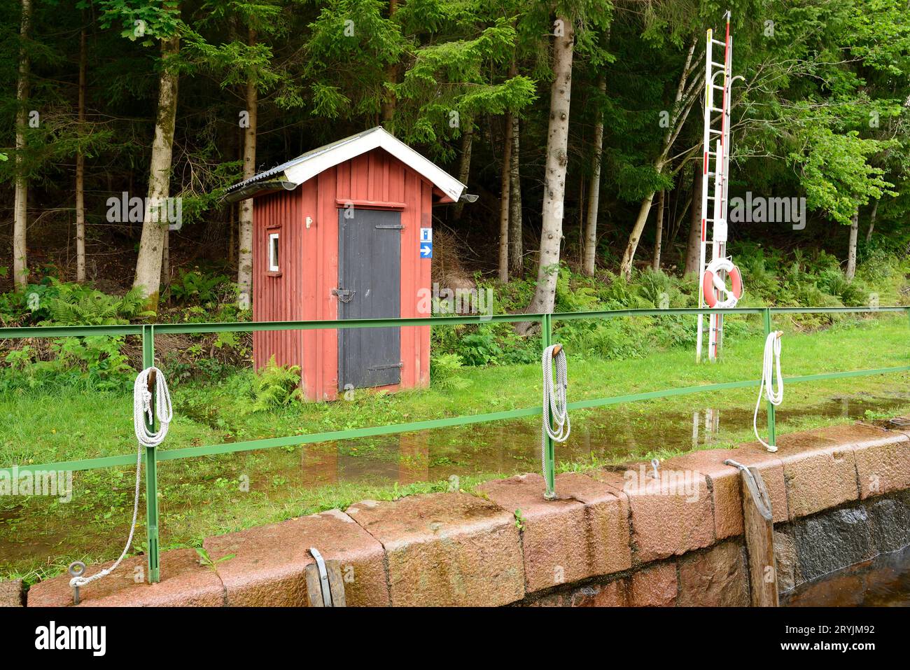 Old red outhouse hi-res stock photography and images - Alamy