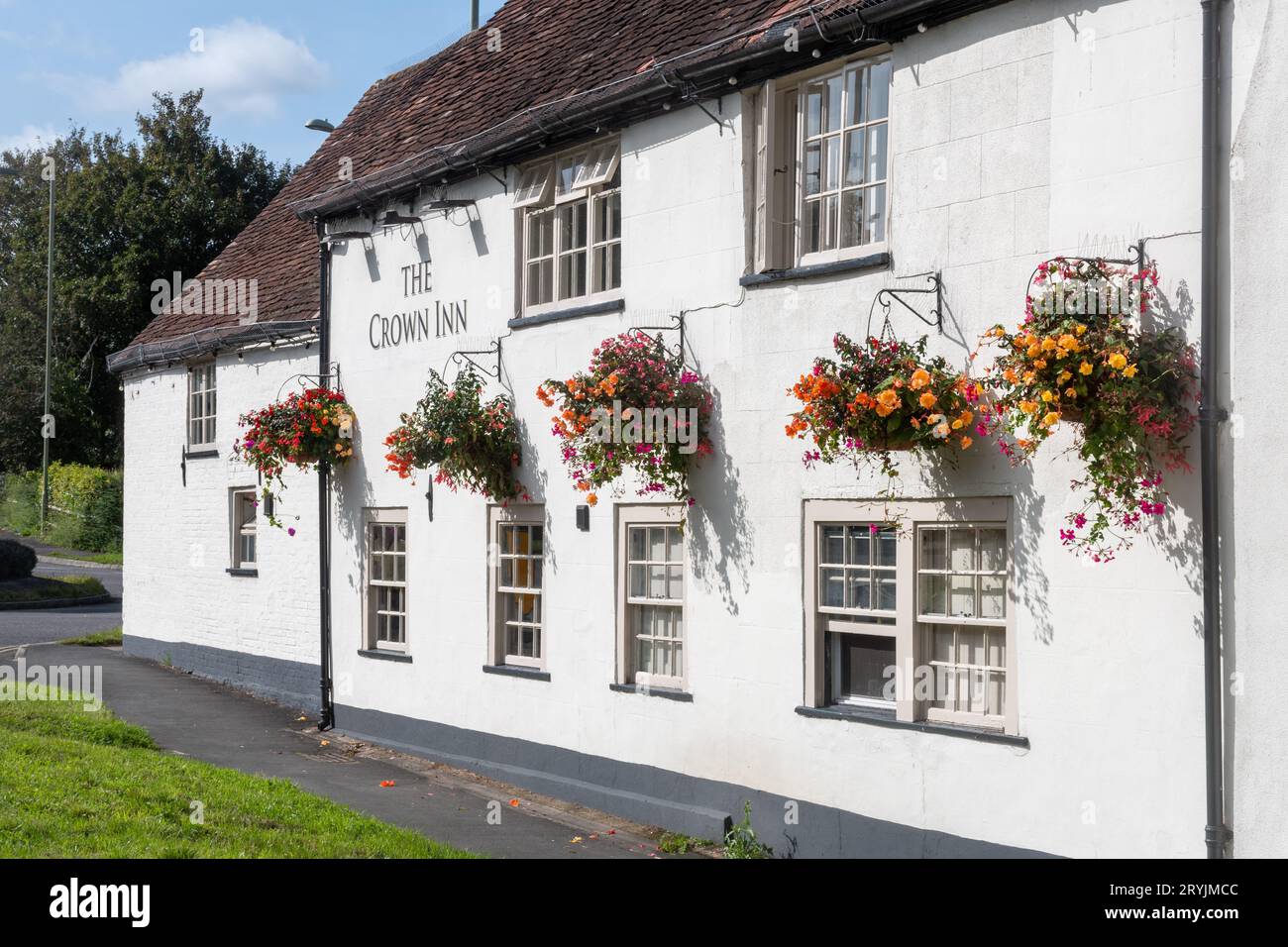 The Crown Inn pub in Bishops Waltham, Hampshire, England, UK Stock ...