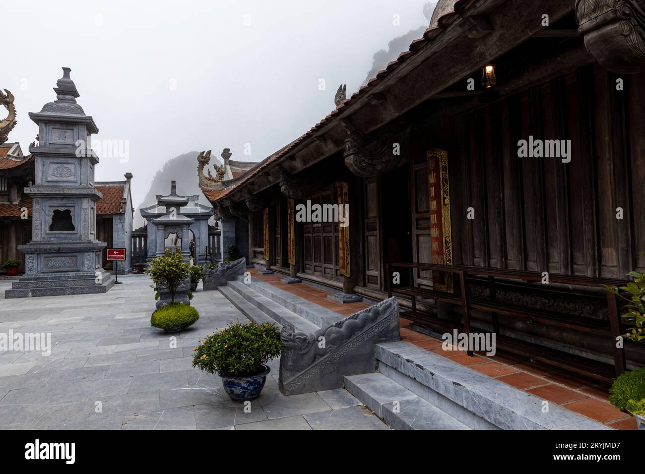 The Buddhist Temple at the Fansipan at Sapa in Vietnam Stock Photo - Alamy