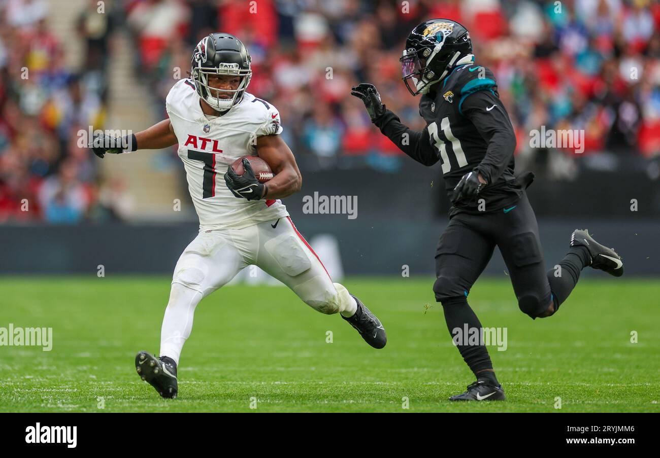 Falcons jaguars nfl football hi-res stock photography and images - Alamy