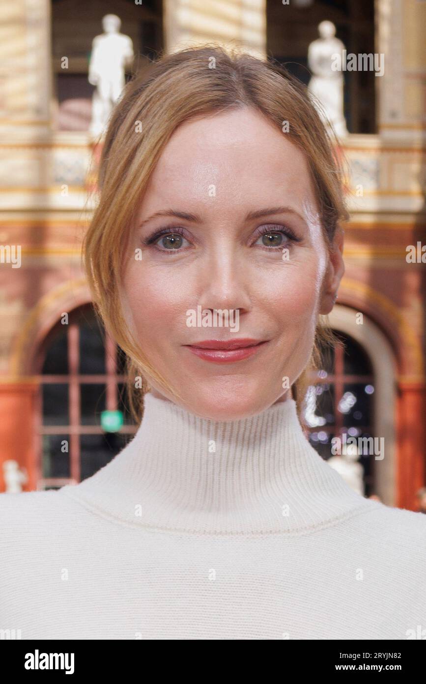 Leslie Mann attends the Valentino Spring/Summer 2024 womenswear fashion ...