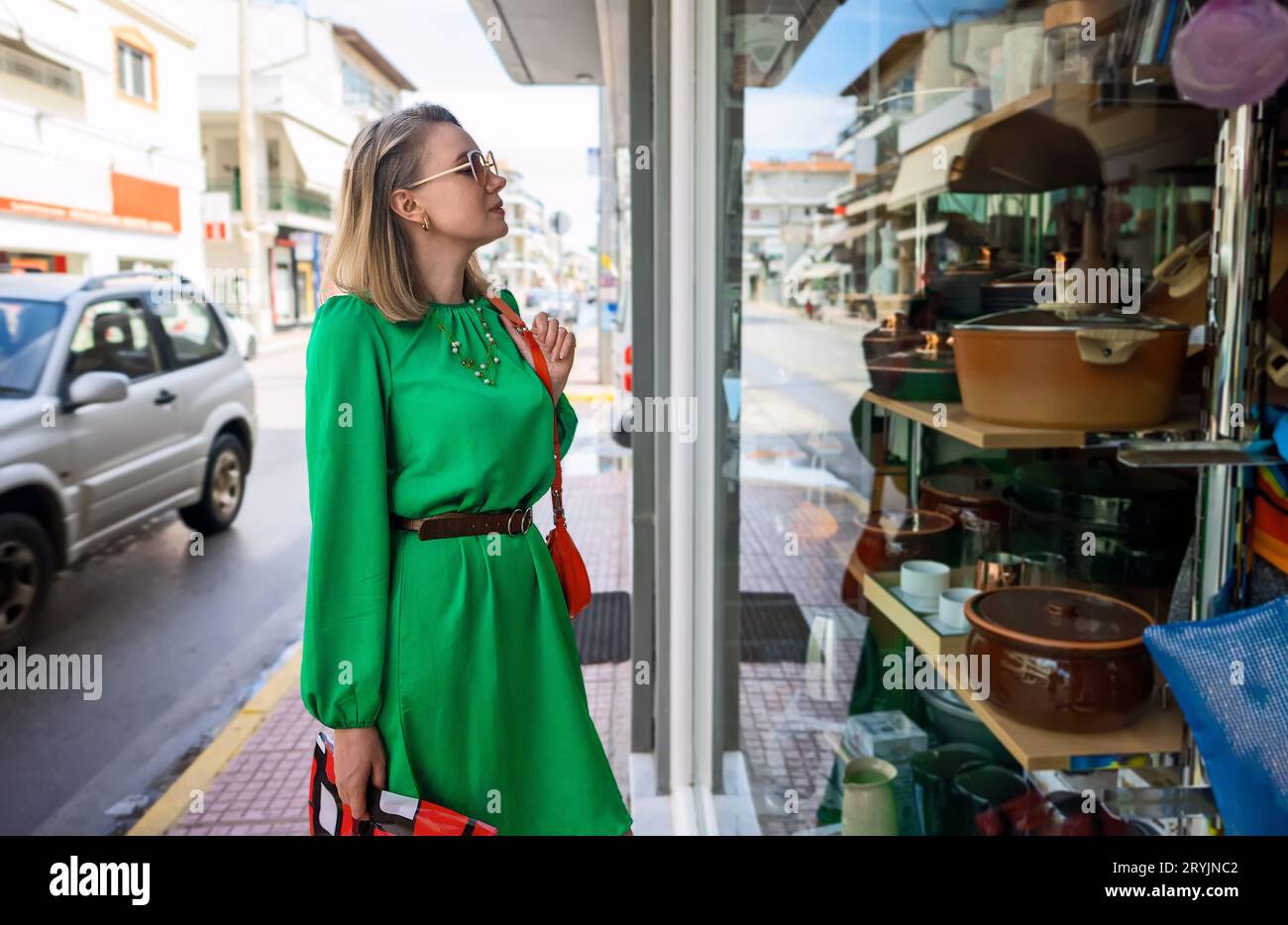 Kitchen utensils display store hi-res stock photography and images - Alamy