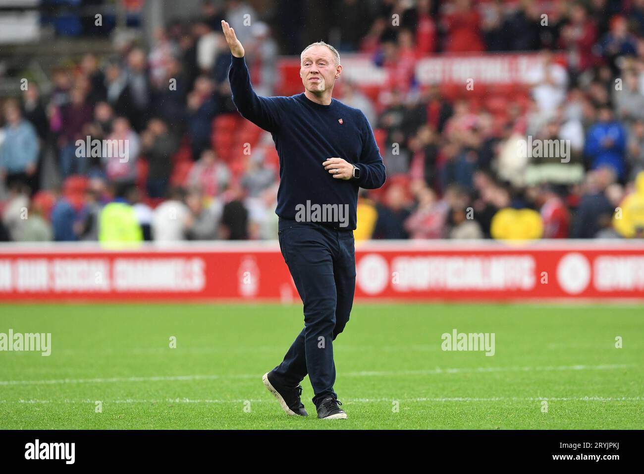 Steve Cooper, Nottingham Forest head coach gestures to his teams ...