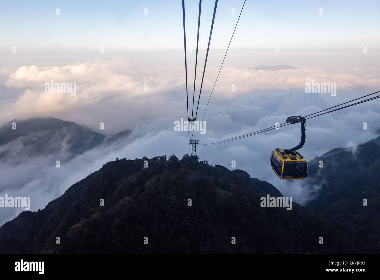 The cable car to the Fansipan at Sapa in Vietnam Stock Photo - Alamy