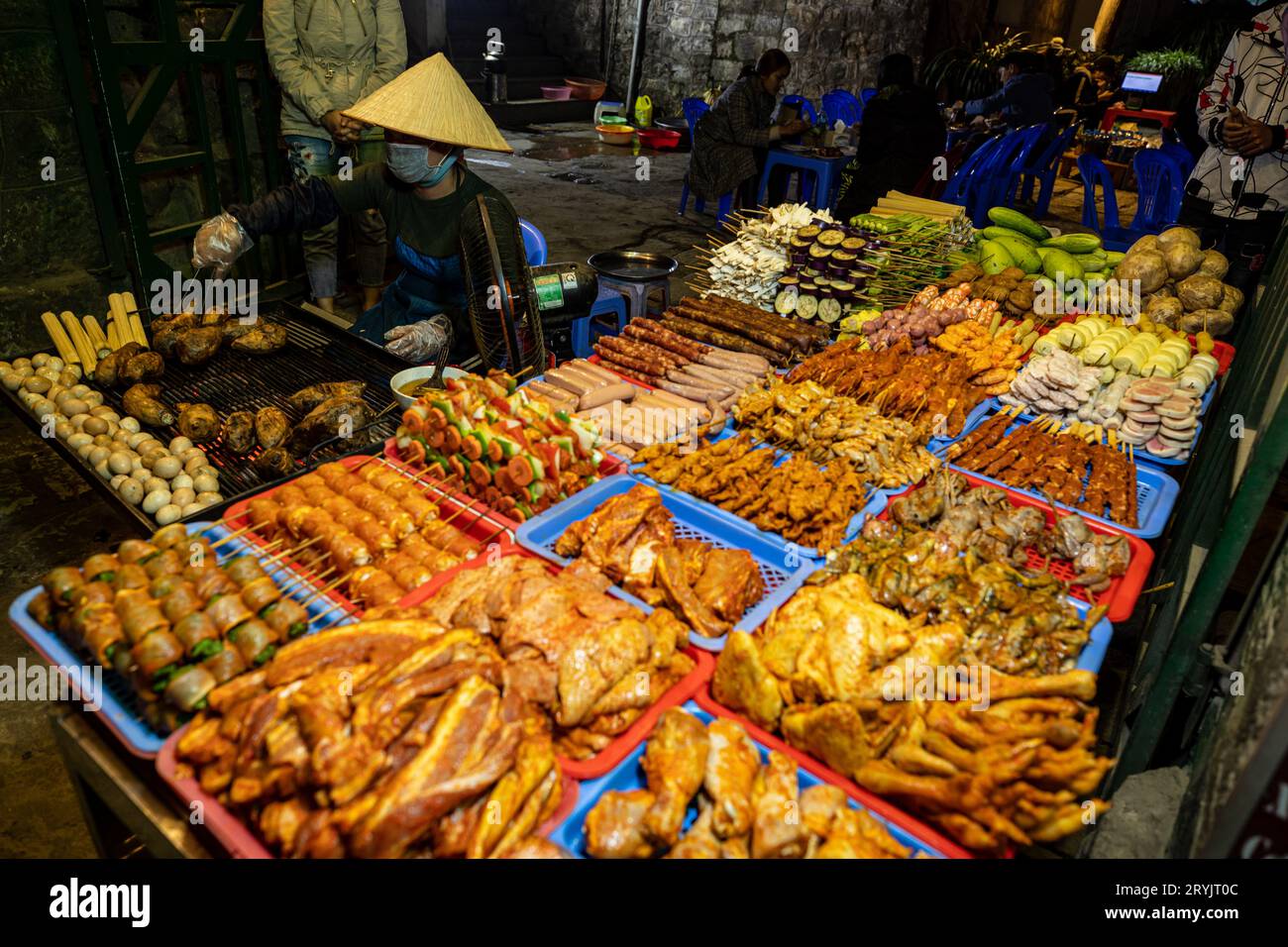 Street food restaurants hi-res stock photography and images - Alamy