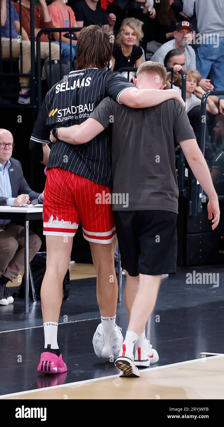 Zachary seljaas wuerzburg baskets hi-res stock photography and images ...