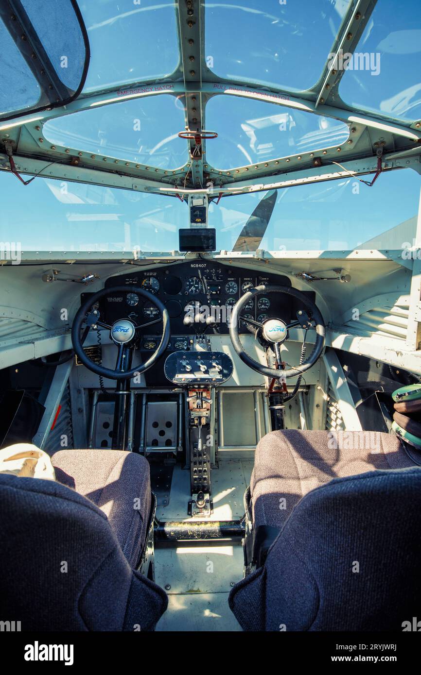 Ford tri motor radial aircraft engine hi-res stock photography and ...