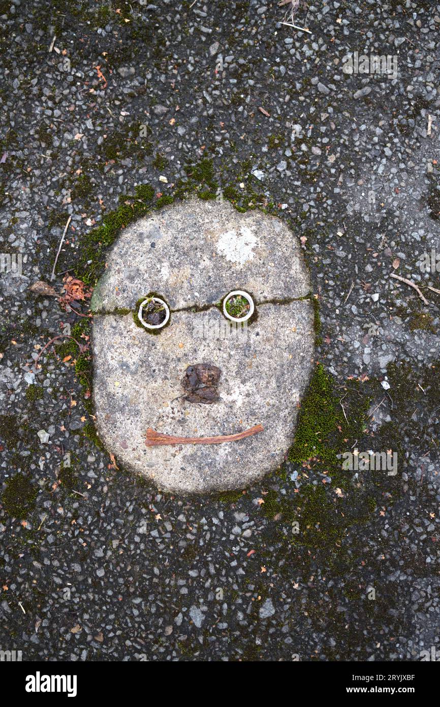 Glasses for round face hi-res stock photography and images - Alamy