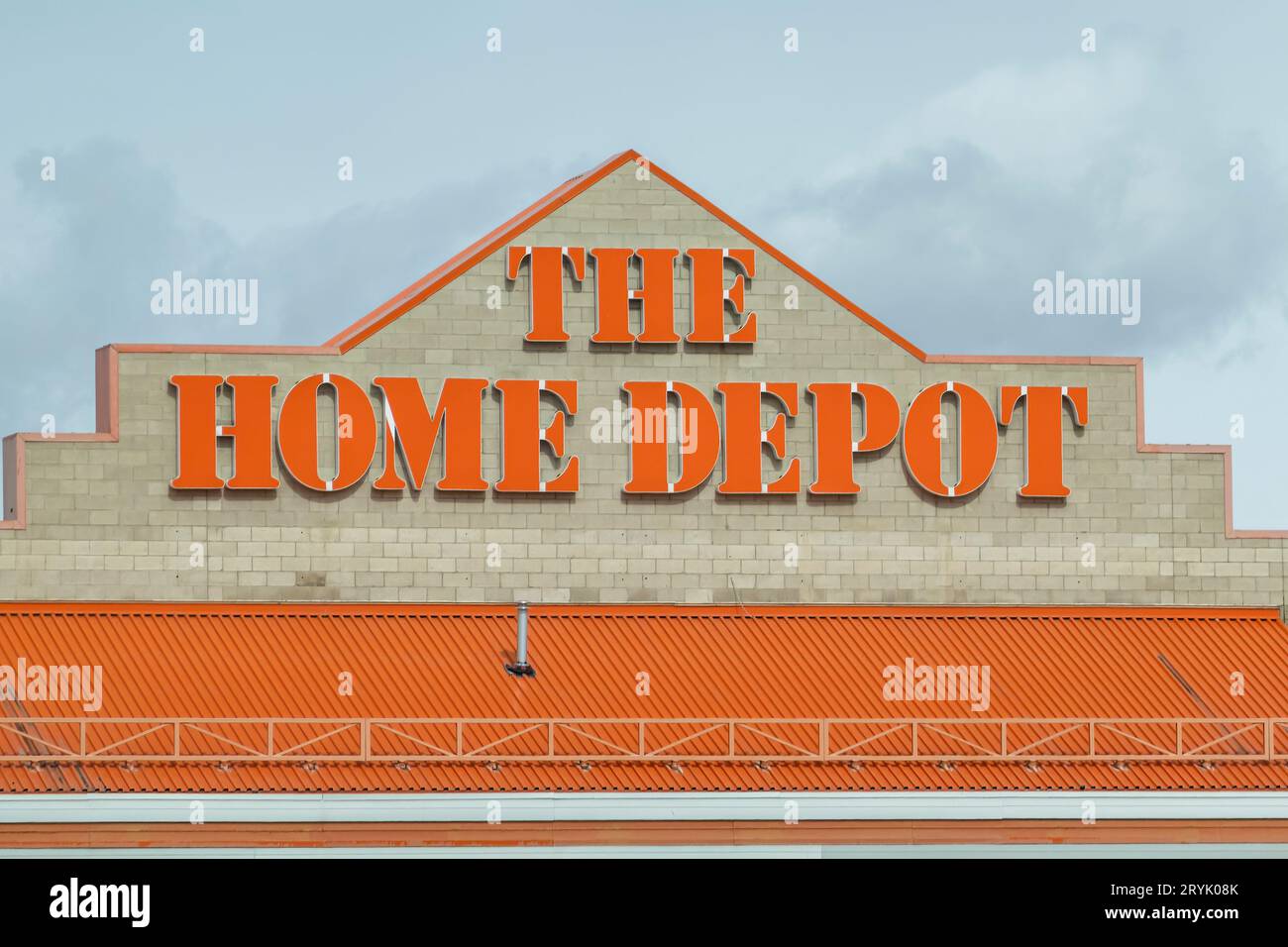 Home depot sign hi-res stock photography and images - Alamy