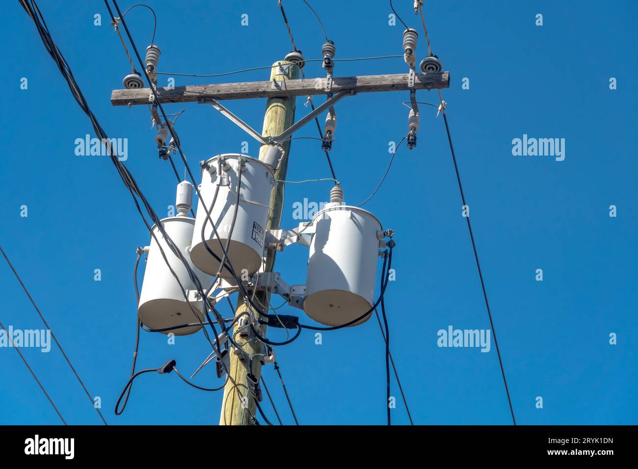 Overhead Distribution Transformers 34,500+ Power Pole Transformer
