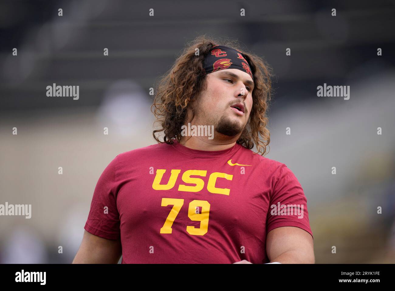 Southern California offensive lineman Jonah Monheim (79) warms up ...