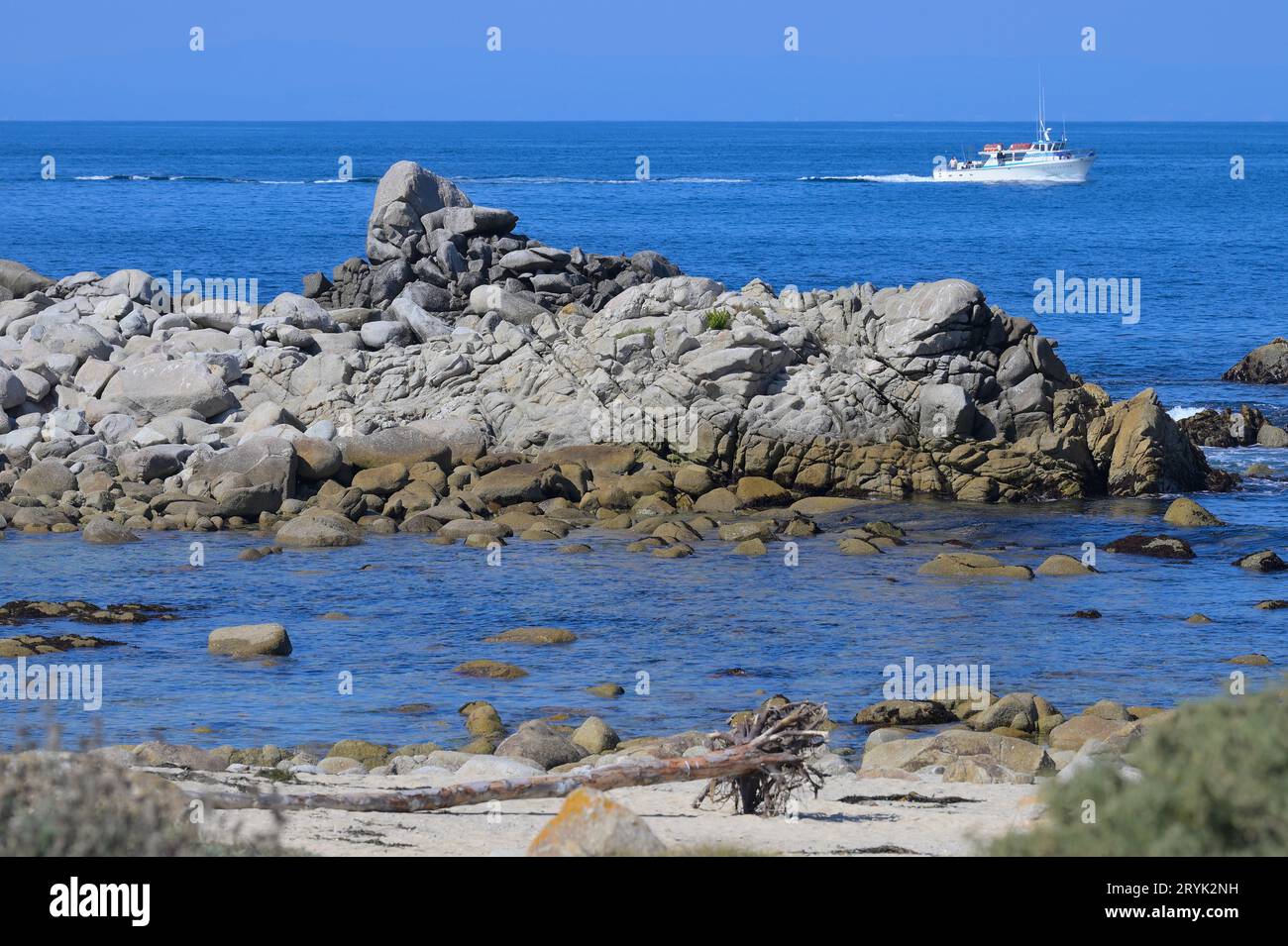 The iconic coastline along the famous 17 Mile Drive, Monterey CA Stock ...