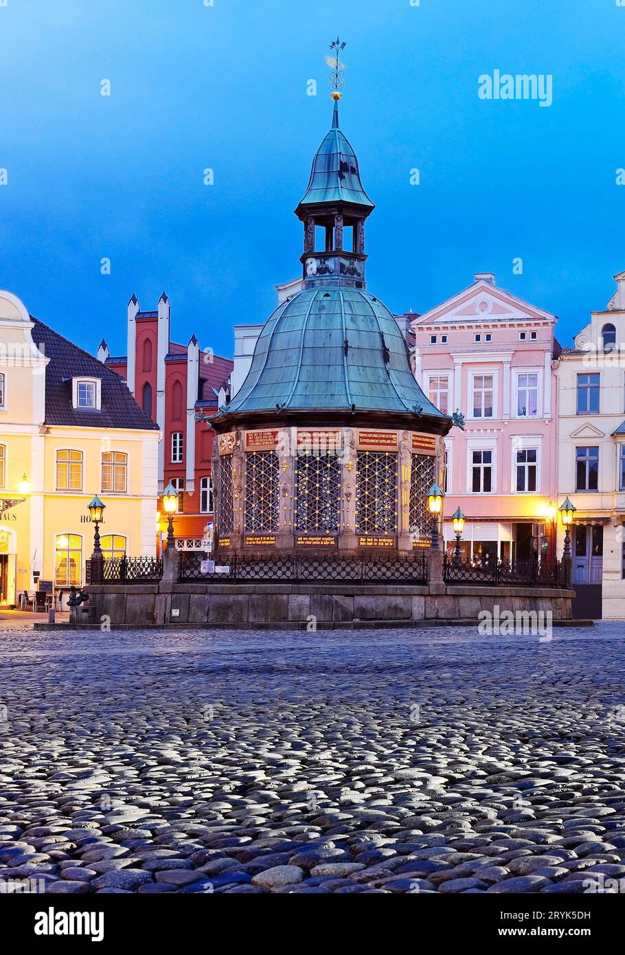 Wasserkunst am Markt, UNESCO World Heritage Site, Wismar, Mecklenburg ...