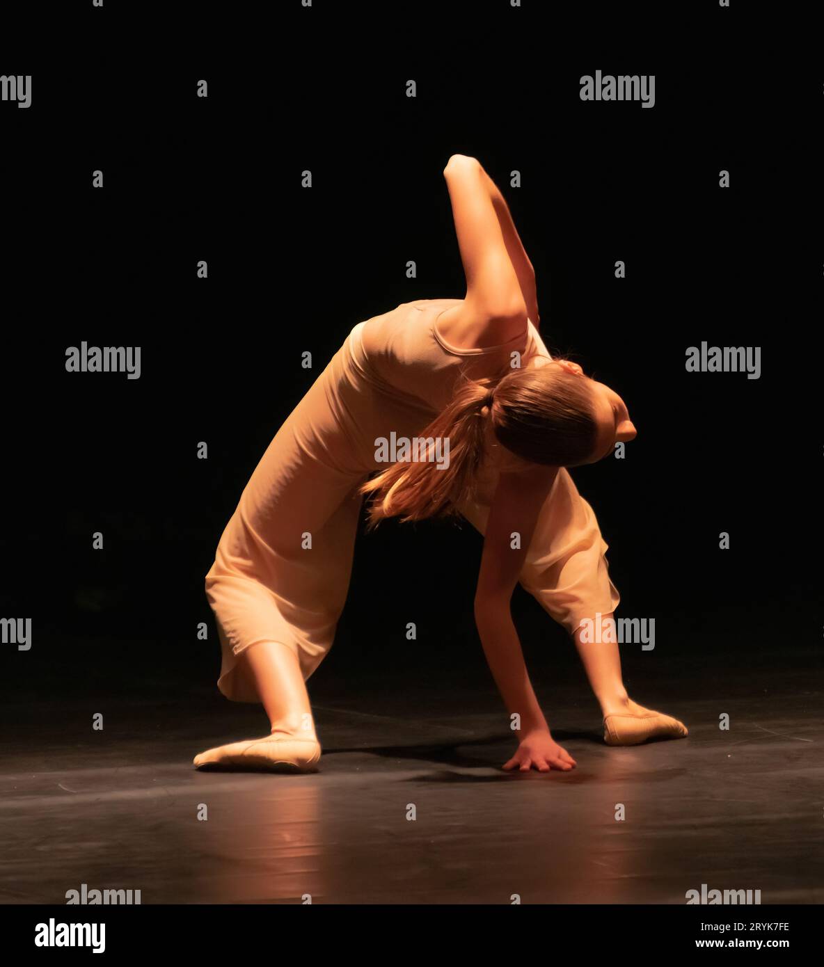 Classical dance hi-res stock photography and images - Alamy